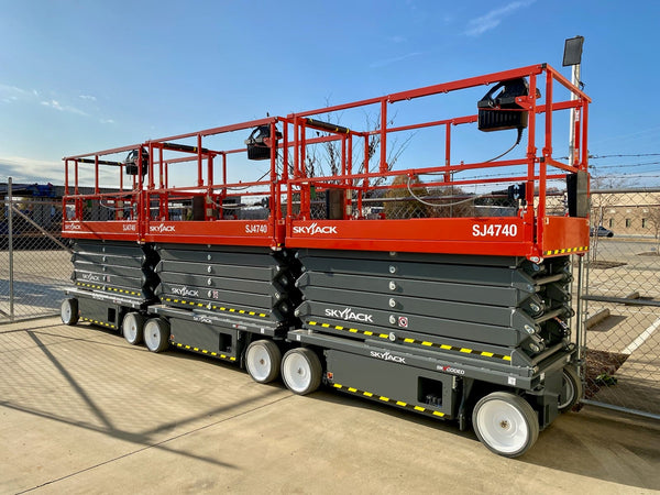 Boom Lifts vs. Scissor Lifts: What's the Difference?