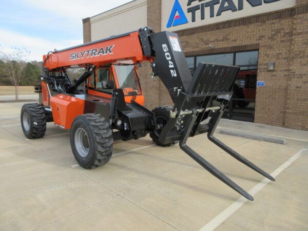 NEW 2025 SKYTRAK 6042 Telehandler Forklift | Aerial Titans