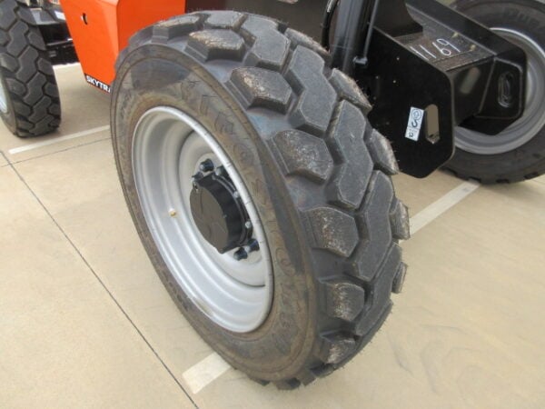 NEW 2025 SKYTRAK 8042 Telehandler Forklift | Aerial Titans