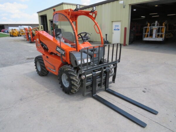 NEW 2025 SKYTRAK 3013 Telehandler Forklift | Aerial Titans