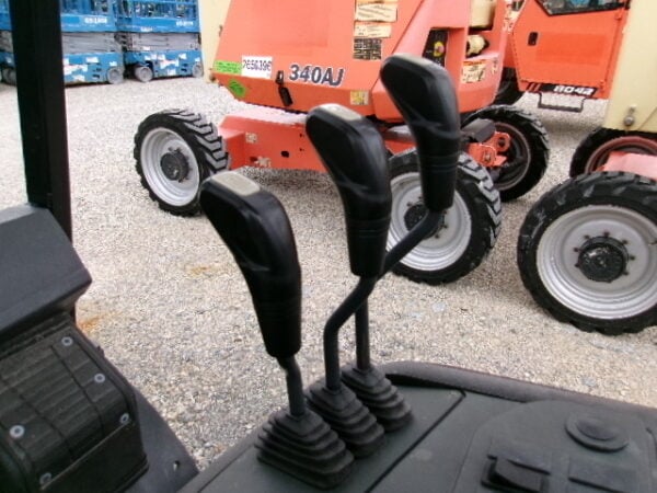 2018 DOOSAN G25E-7 – Used Bobcat Forklift | Aerial Titans